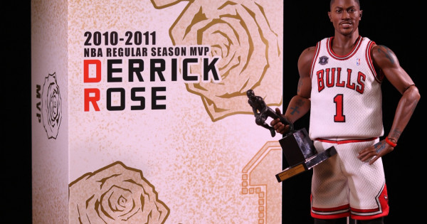Derrick Rose (MVP suit)